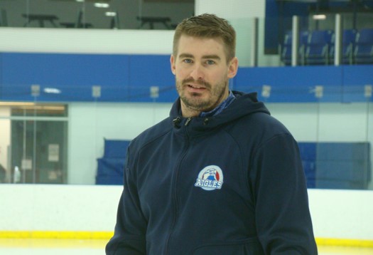 Simon Gaudreault à la tête de l’équipe de hockey de l’UQAC – UQAC