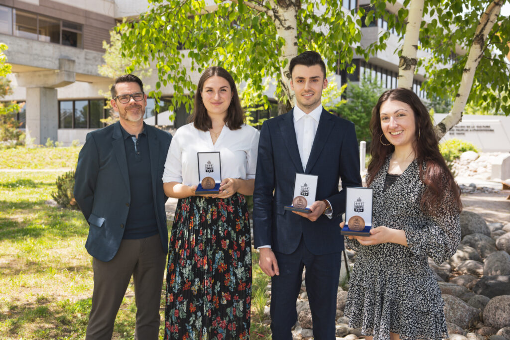 4 récipiendaires de la Médaille du Lieutenant-gouverneur pour la jeunesse à l’UQAC – UQAC